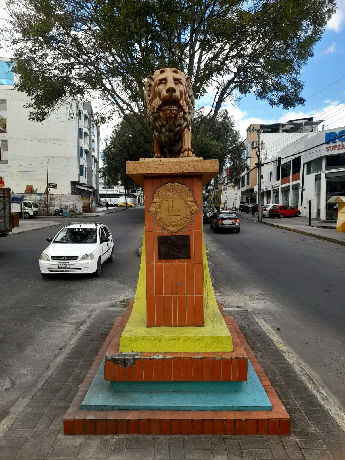 Escultura del León: icono histórico de los lojanos