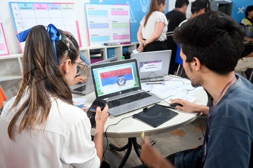 «Mentes Brillantes», un concurso para potenciar la creatividad estudiantil